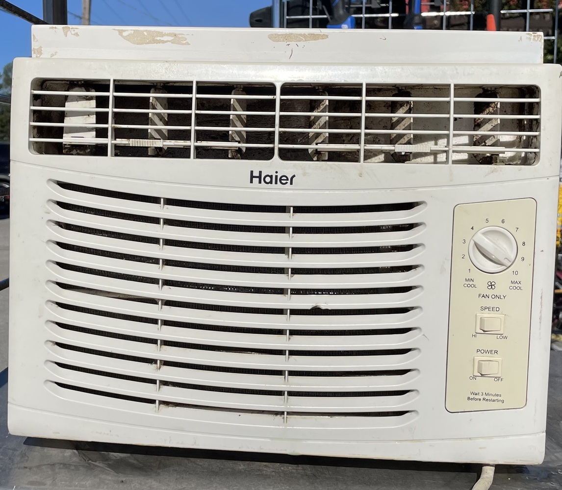 Haier HWF05XCL-L 5,000 BTU 115V Window-Mounted Air Conditioner