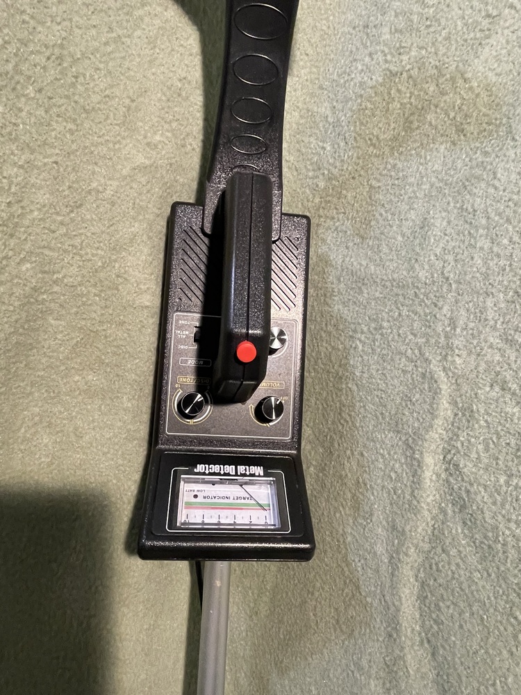 9 Function Metal Detector with Arm Rest